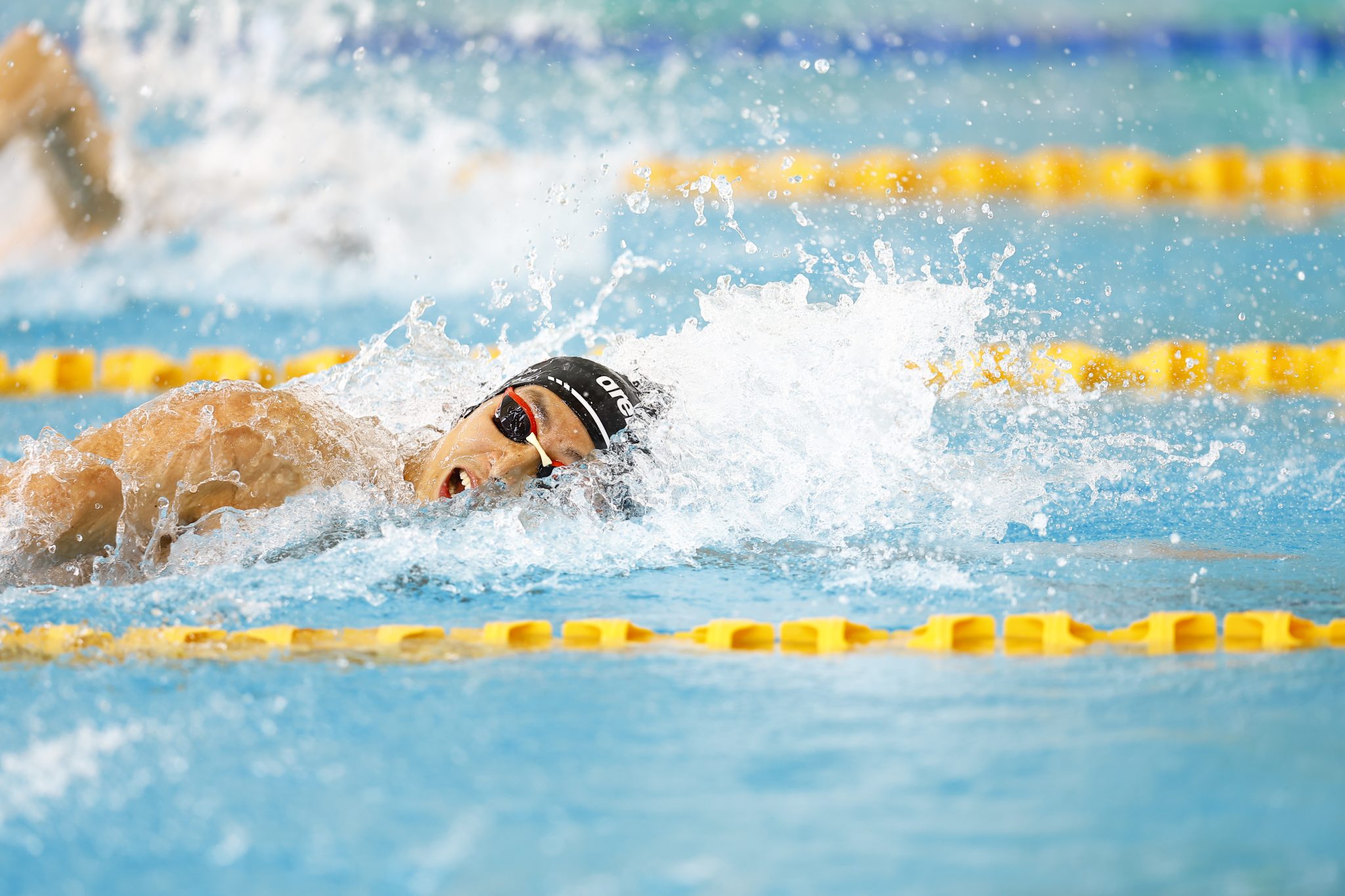 [Featured] Battling the Clock and Himself: Lim Yin Chuen Flies to 49.73 ...